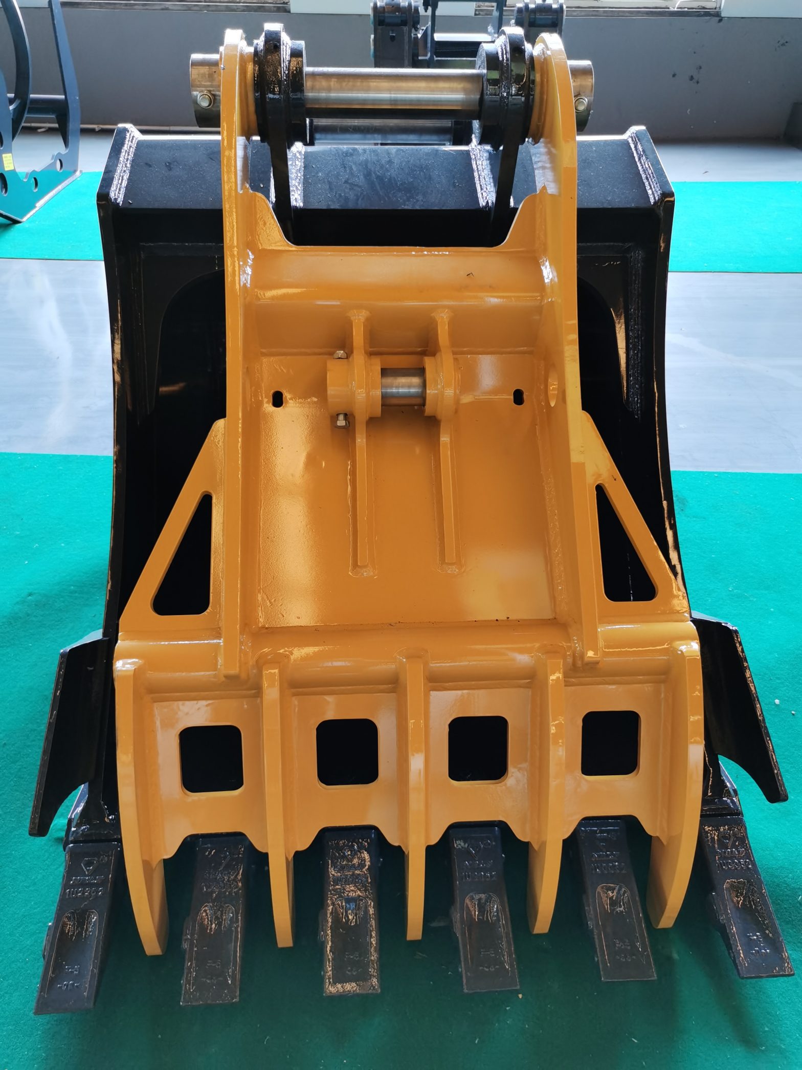 Grapple Attachments for Dozers: Easy & Strong Connections